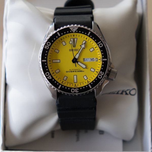 FS: Seiko SKXA35 yellow diver | WatchCharts Marketplace