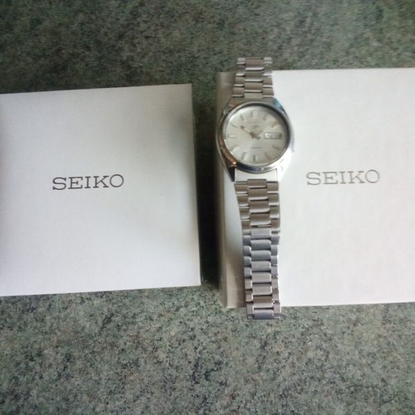 seiko 5 day date automatic white face inc original box | WatchCharts ...