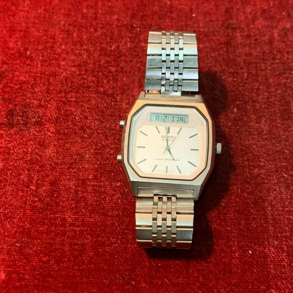 VINTAGE SEIKO QUARTZ ALARM - CHRONOGRAPH GENTS WATCH . H556 - 501L R ...