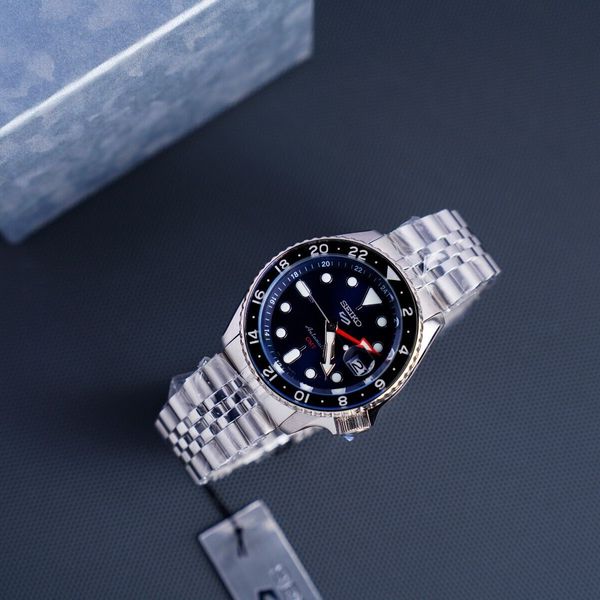 Seiko 5 Sports Blueberry GMT SKX 'Batman 42.5mm Mens Watch ExDisplay ...