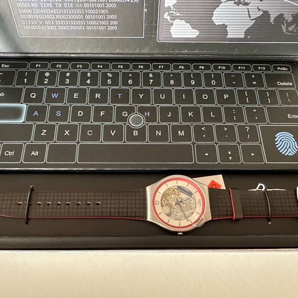 Swatch James Bond 2Q - Limited Edition - Nuovo - SS07Z102 | WatchCharts ...