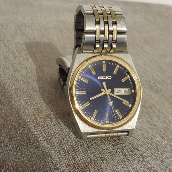 SEIKO Mens Quartz 100 MT Analogue Day&Date Steel Black Dial V743-9020 watch | WatchCharts ...