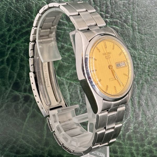 Vintage Seiko 5 Automatic 7009-8210 17 Jewels With Day/Date Menâ s Wristwatch | WatchCharts ...