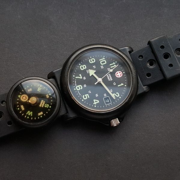 GENTS VICTORINOX SWISS ARMY SWISS MADE QUARTZ WRIST WATCH + COMPASS ...