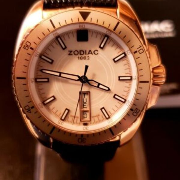 Zodiac Speed Dragon ZO5534 Swiss Made Watch with Manual | WatchCharts