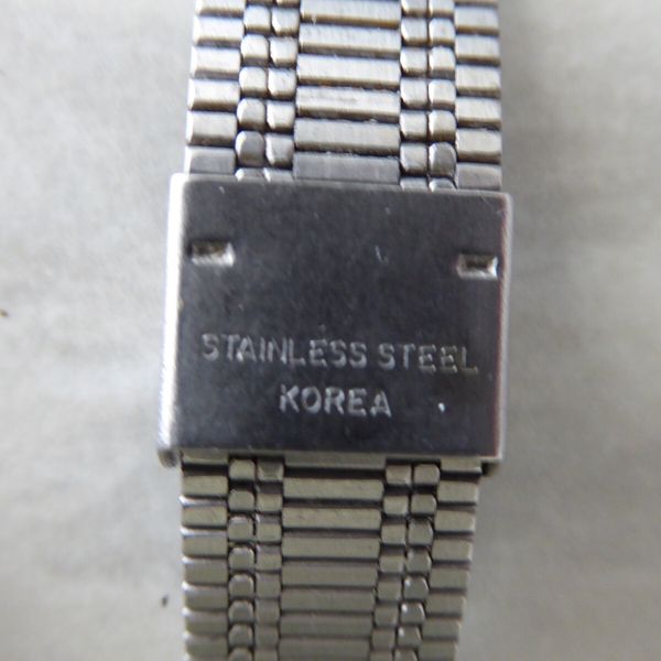 Timex V cell watch & watch strap, not working, for spares or repairs ...