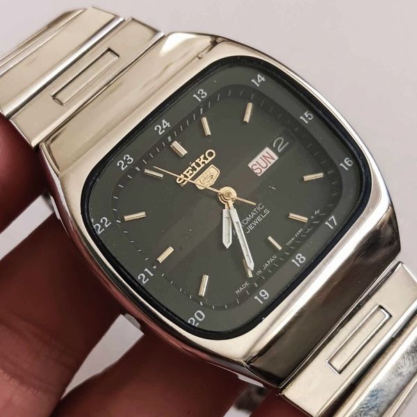 Vintage Seiko 5 automatic Square shape Black dial Railway time 17 ...
