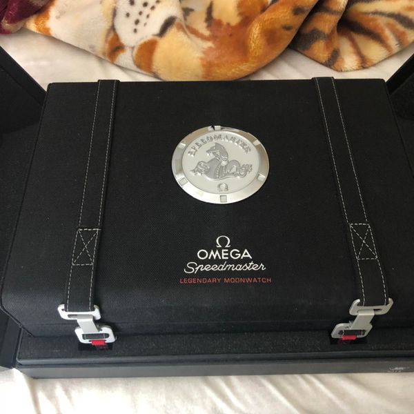 [WTS] Omega Speedmaster Presentation Box | WatchCharts