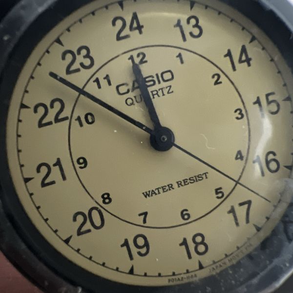 Casio 34mm Cream dial quartz analog watch w/black band & new battery ...