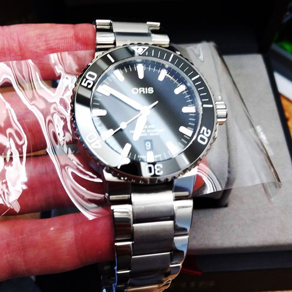 ORIS AQUIS - Black Polished Ceramic Bezel - Polished Bracelet ...