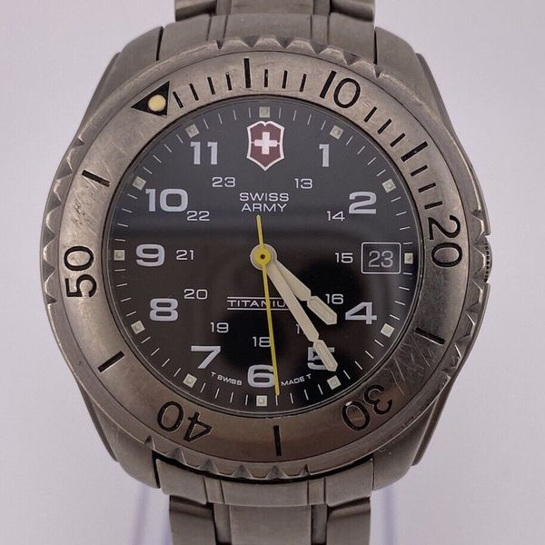 Vintage Victorinox Swiss Army Titanium Menâ s Black Date Dial Watch New ...