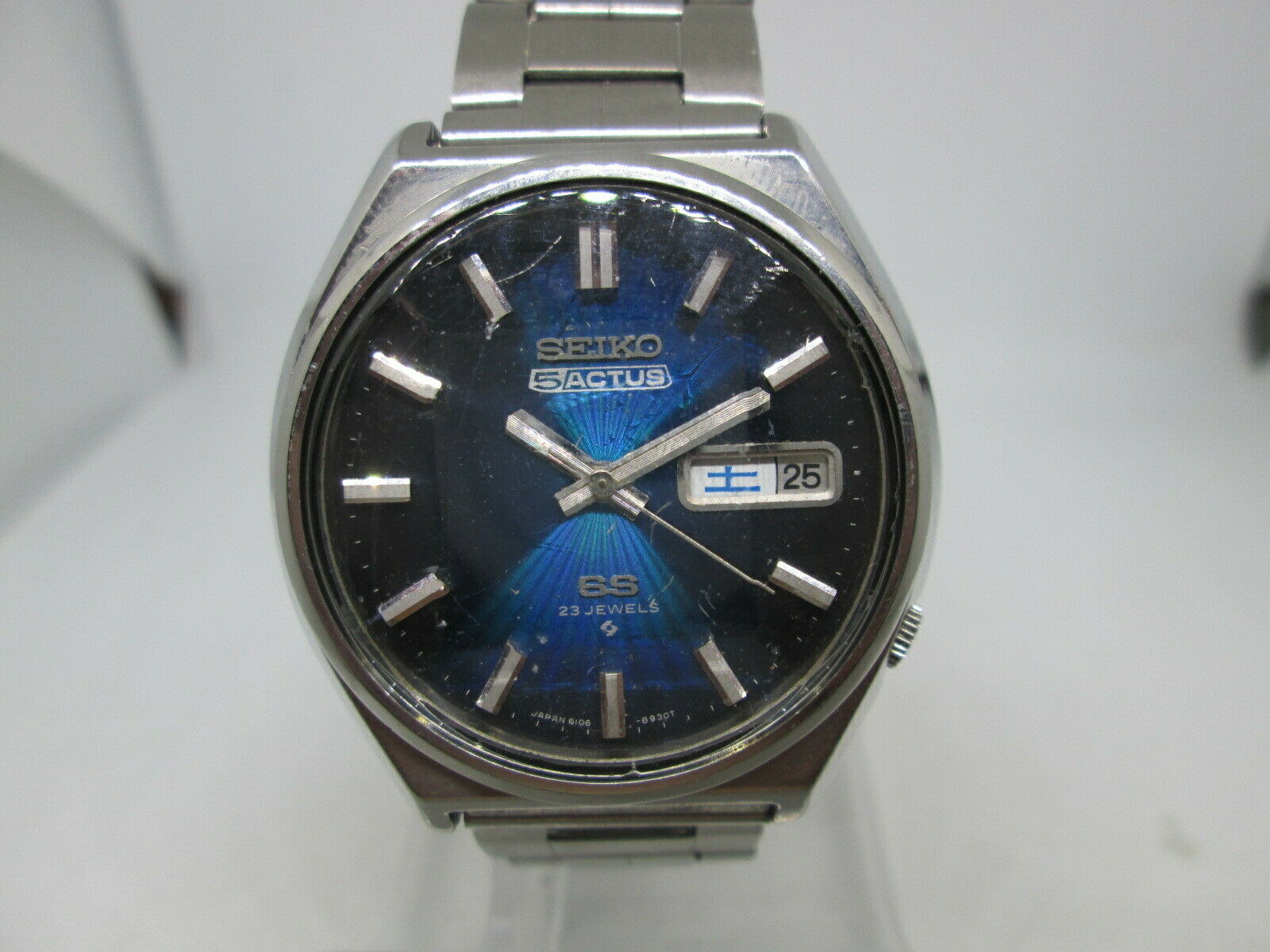 VINTAGE SEIKO 5ACTUS SS 6106-8690 DAYDATE STAINLESS STEEL AUTOMATIC MENS WATCH | WatchCharts ...
