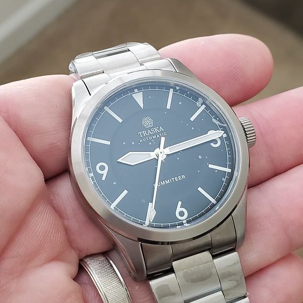Traska Summiteer Black, Steel seconds, closed case back. LNIB/NIB ...
