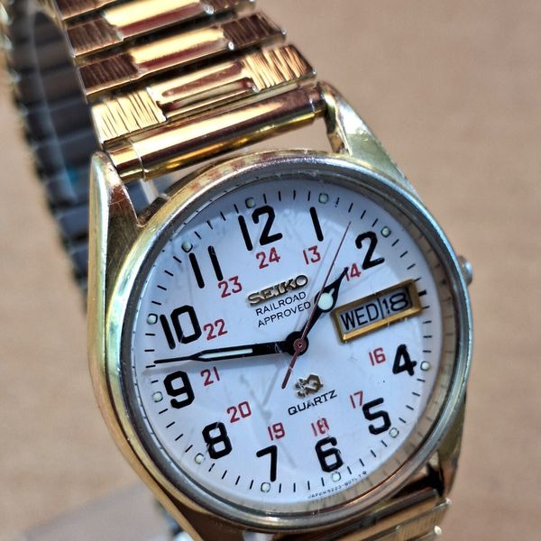 Vtg SEIKO RAILROAD APPROVED Watch 8223-8049 Day Date Gold Tone NEW BATTERY | WatchCharts Marketplace