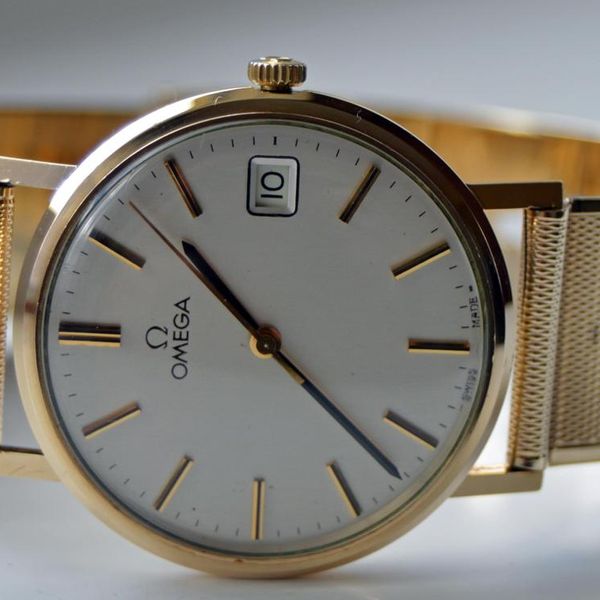 FS Vintage Omega 9K Gold Manual Date Cal 1030 Watch Circa 1970's ...
