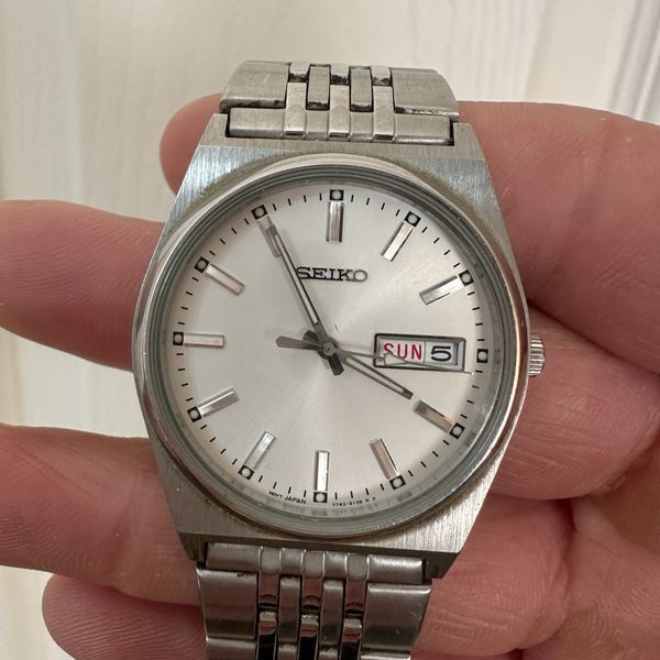 SEIKO Men's Quartz Watch V743-9029 Analog Day Date | WatchCharts Marketplace
