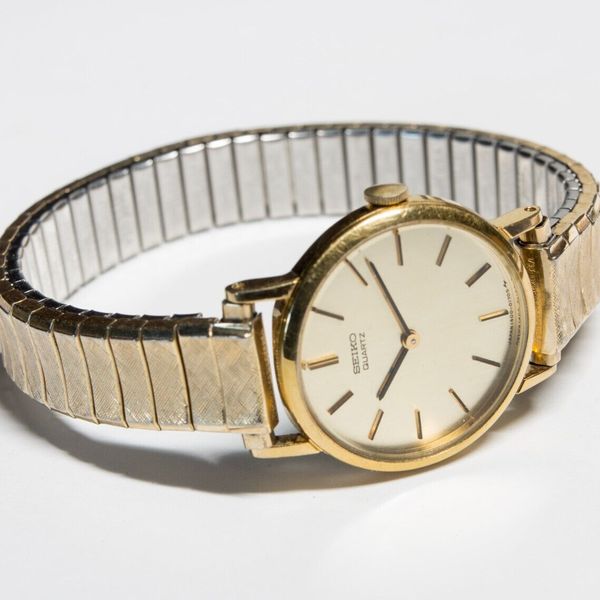 Ladies SEIKO Analog Dial Quartz Wristwatch #1400-0049 - New Cell Runs ...