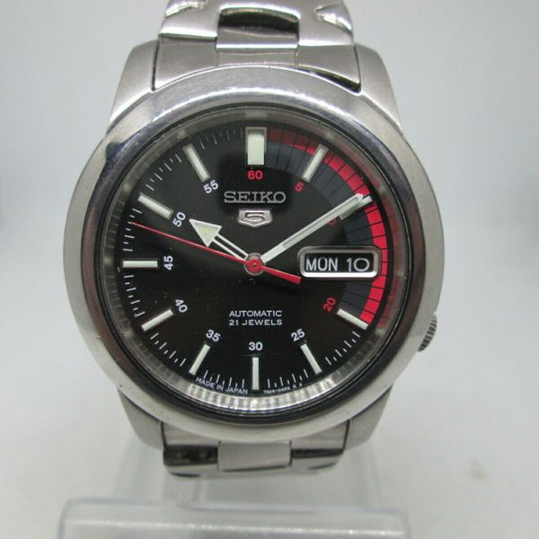 SEIKO 7S26-02W0 RED SPEED DIAL DAYDATE STAINLESS STEEL AUTOMATIC MENS ...