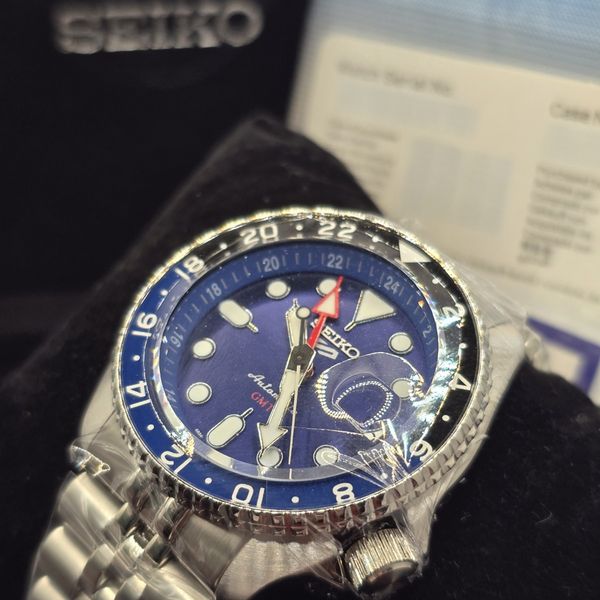 seiko 5 Gmt | WatchCharts Marketplace