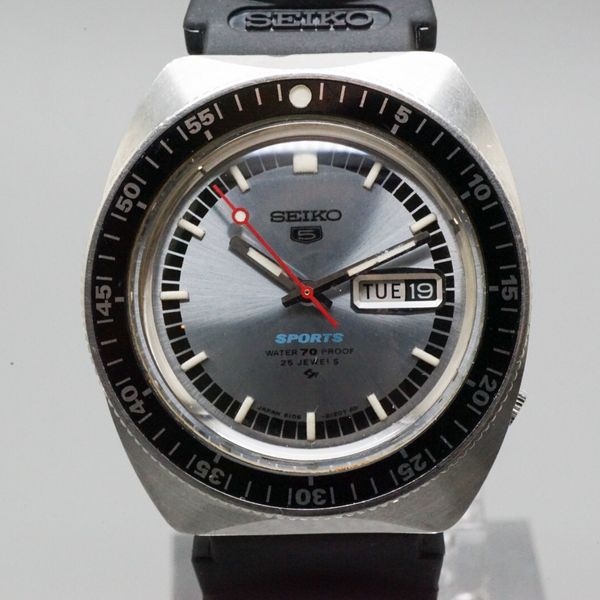 Reservedã [Vintage] SEIKO 5 SPORT 6106-8120 Automatic Day Date Men's Watch JAPAN | WatchCharts ...