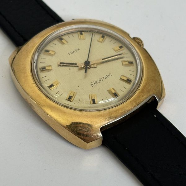 Vintage Timex Electronic Watch 39mm Gold Tone Mid Century Black - Read ...