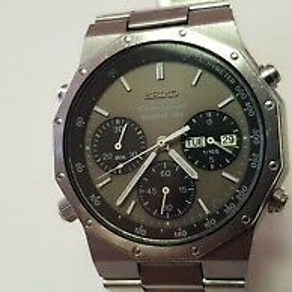 VINTAGE SEIKO CHRONO QUARTZ WATCH 7A38-7029 MADE IN JAPAN | WatchCharts