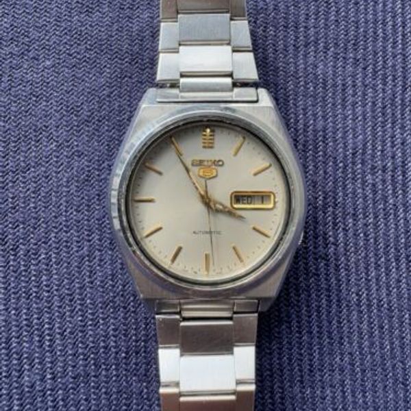 Vintage Seiko 5 Automatic Mens 1981 Asian Watch Silver Tone 7009-876A Day/Date | WatchCharts ...