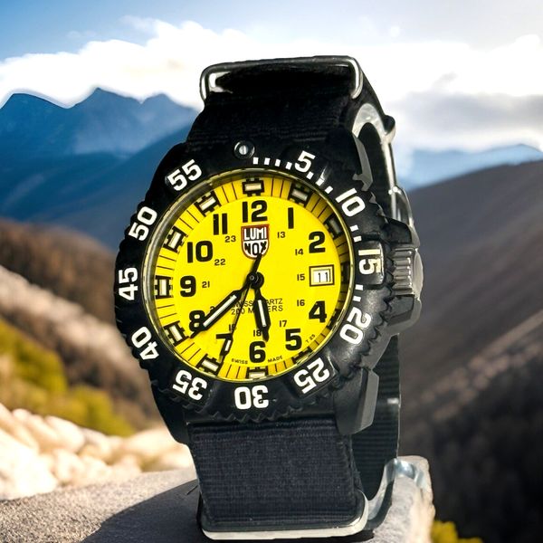 Luminox XL.3050/3950 Navy Seal Diver, Yellow Dial,Black & Yellow Straps ...