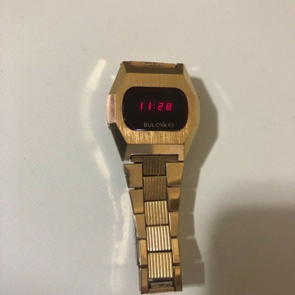 Vintage original 1976 bulova computron working , color golden and new ...