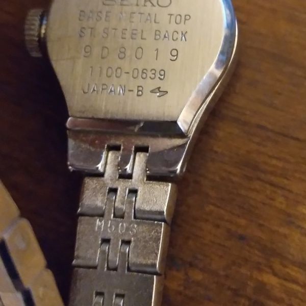 Seiko wind-up watch----1100-0639--runs, keeps time----9D8019----Japan-B ...