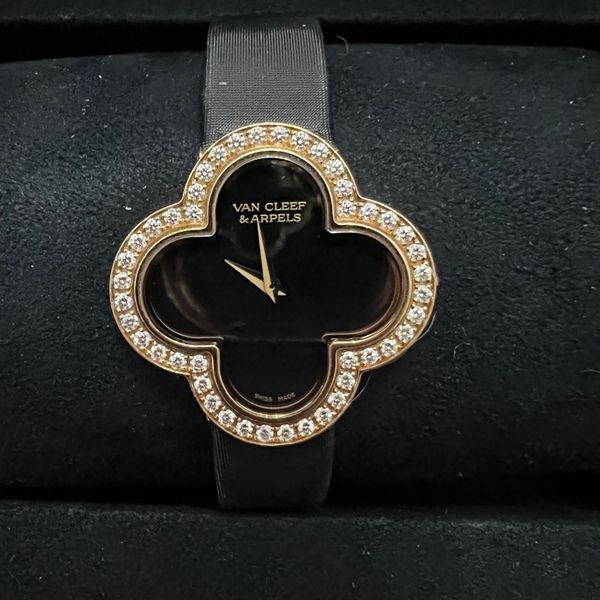 (RTP: $25,300) Van Cleef & Arpels VCA Alhambra Watch Medium model ...