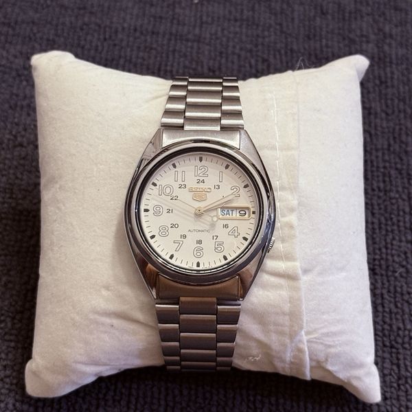Seiko 5 Automatic Menâ s Watch. Gold Dial . Amazing Condition ...