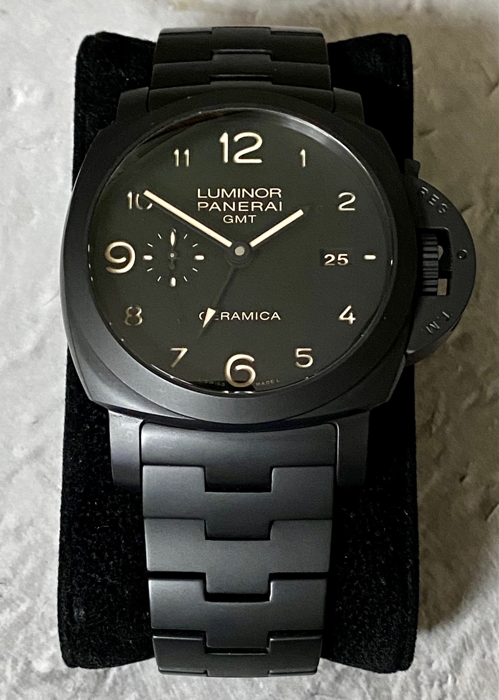 FS: PANERAI LUMINOR PAM 438 TUTTONERO 1950 GMT | WatchCharts Marketplace