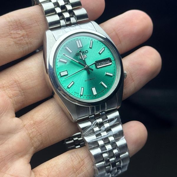 Vintage Seiko 5 Automatic Mens Watch Day/Date Japan 7009 | WatchCharts Marketplace
