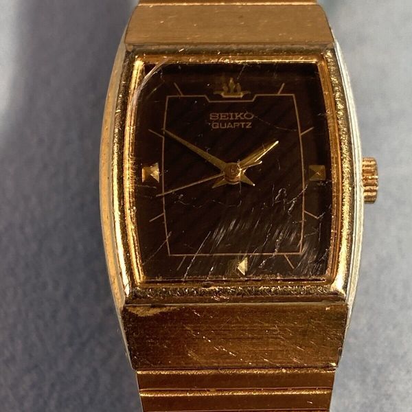 Womens Seiko Gold Tone Quartz Watch Rectangle 8Y21-5020 | WatchCharts Marketplace