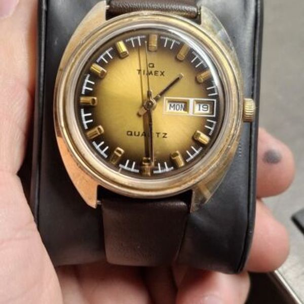 Timex Q Quartz Gold Tone Mens Mens Vintage 1970s Retro Watch ...