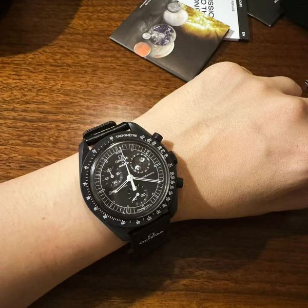 hot x Omega Bioceramic Mission to the Moonphase Snoopy MoonSwatch ...