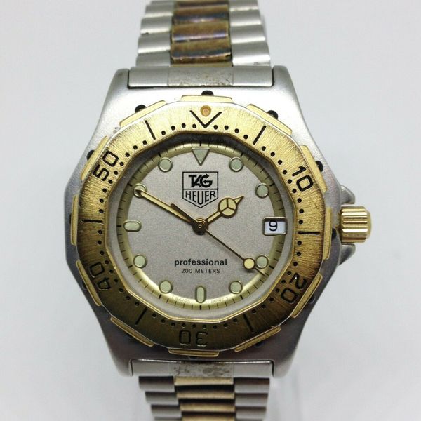 Mid-Size TAG HEUER Prof. Diver Quartz Watch. 35mm Silver Dial. Date WR ...