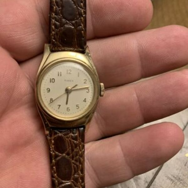 Vintage Timex Women's Genuine Leather Water Resistant Automatic Watch ...