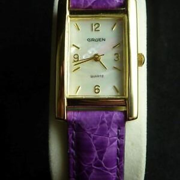Vintage Gruen women's Quartz Wristwatch with lipstick compact new ...