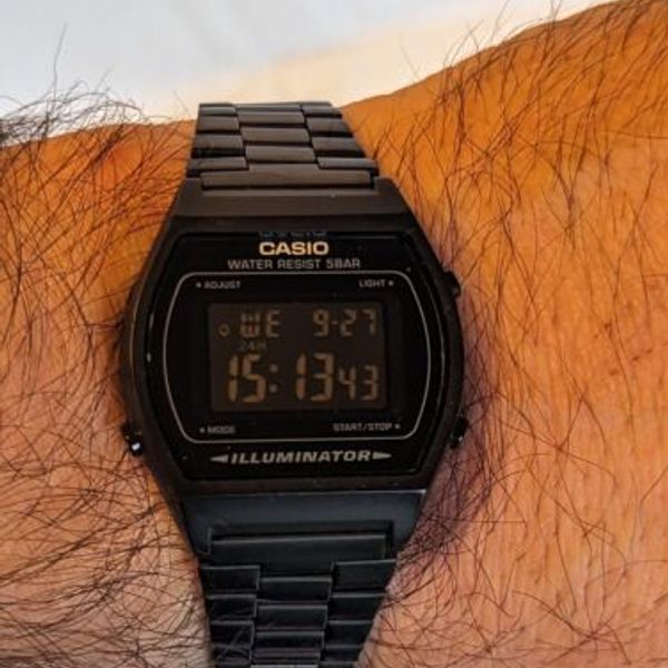 Casio B640W (3294) Digital Sports Watch Metal Bracelet Black Display ...