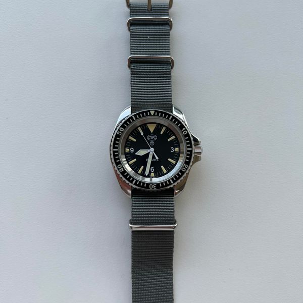 [WTS] CWC 1983 ROYAL NAVY DIVER QUARTZ REISSUE 300M | WatchCharts ...