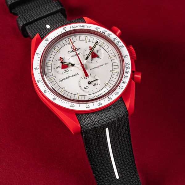 Solitaire Omega FKM rubber strap in Godzilla Black, Omega x Swatch ...