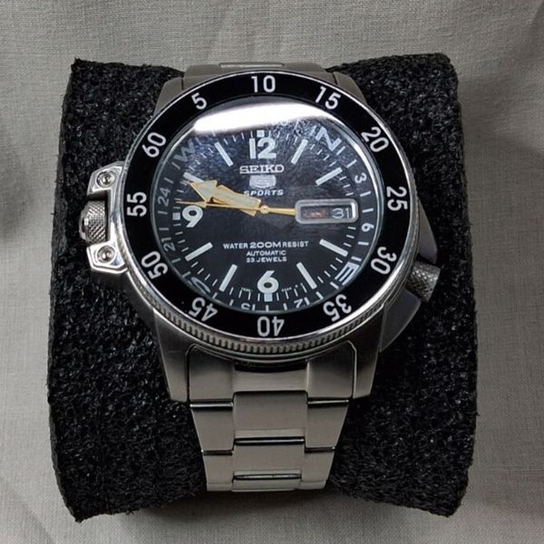 SEIKO 5 Sports SKZ211K1 Steel Land Shark Atlas Automatic Compass Lefty ...