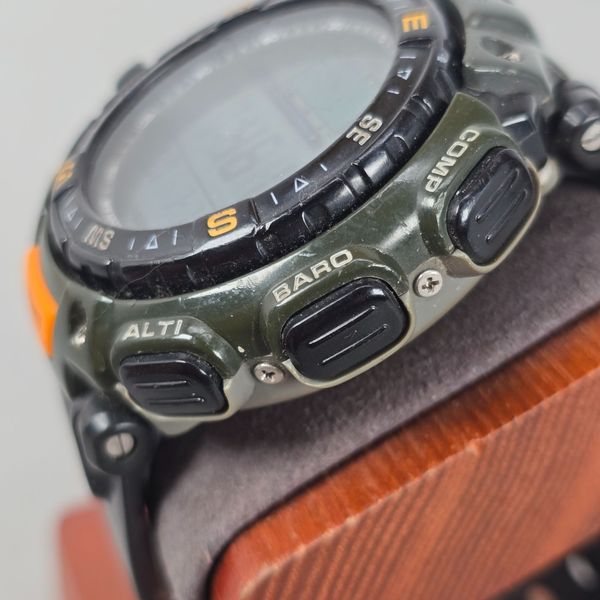 Casio Pathfinder Digital Outdoor Altimeter Compass Watch Multifunction ...