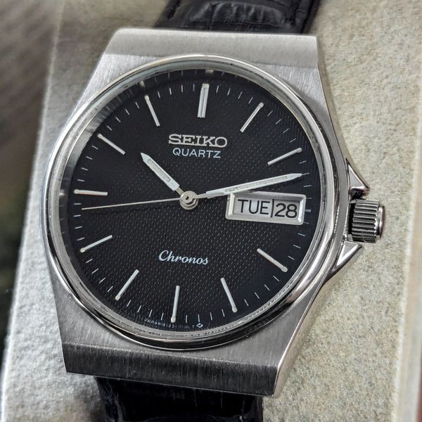 Vintage Seiko Quartz Chronos - 8123-7090 - Jet Black Textured Dial ...
