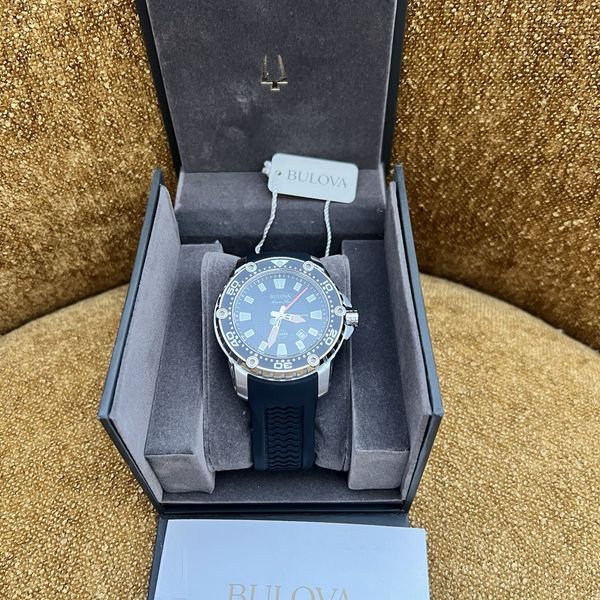 Bulova Men's Marine Star Automatic Divers Watch 200m 98B209 . Amazing ...