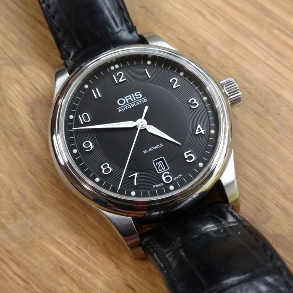 * Traded * - Oris Classic Date, black dial, automatic on leather ...