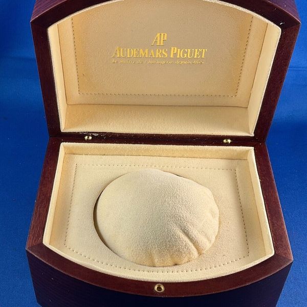 AUDEMARS PIGUET ROYAL OAK BOX WATCH VINTAGE | WatchCharts Marketplace
