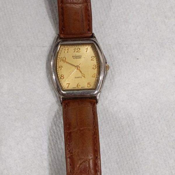 Vintage Embassy by Gruen Quartz Menâ s Watch - 1437 Tan Strap ...